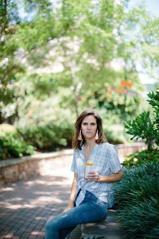 Interview with Emily Cochran, creative director of Noteworthy Mag – HART